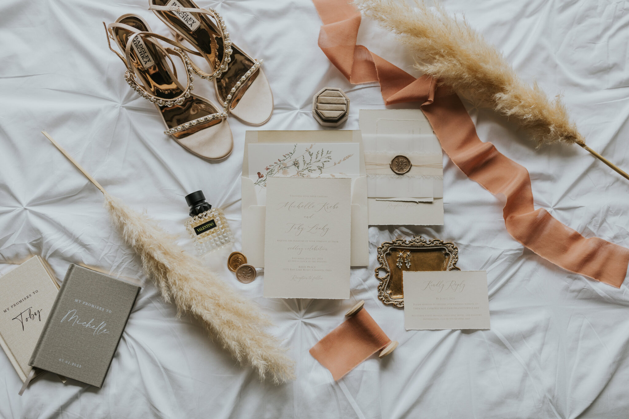 Boho wedding at Basil Place in Chardon, Ohio